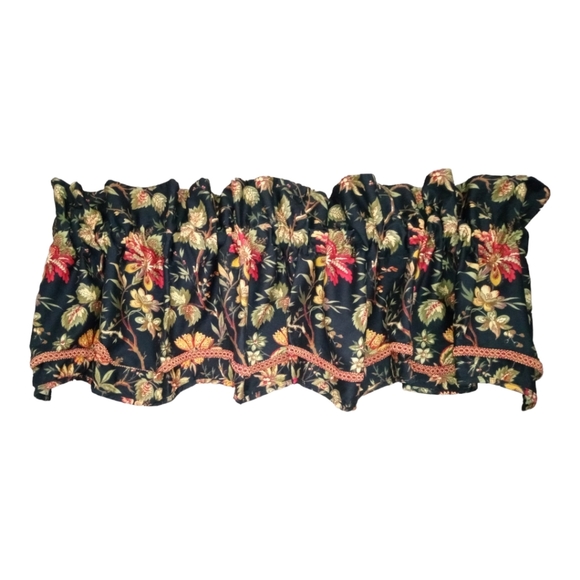 Waverly | Accents | Waverly Felicite Noir Valance 6 X 68 Scallop ...